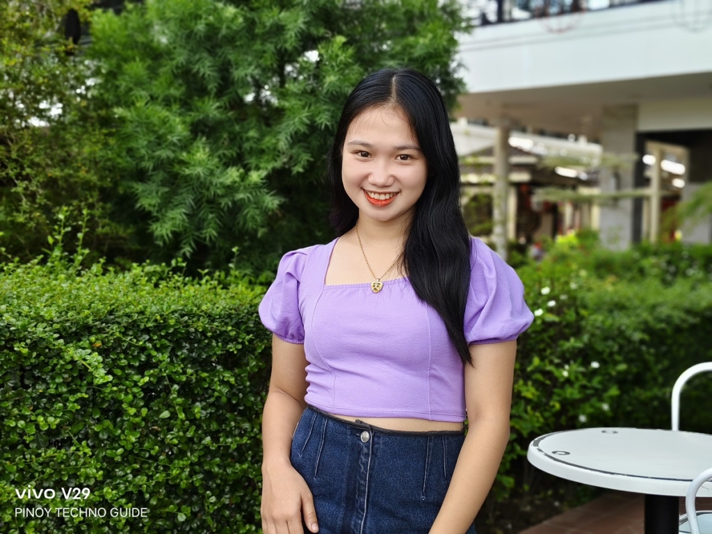 vivo V29 5G REVIEW: Impressive Display and Multi–color Aura Light for ...