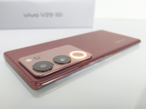 vivo V29 5G REVIEW: Impressive Display and Multi–color Aura Light for ...