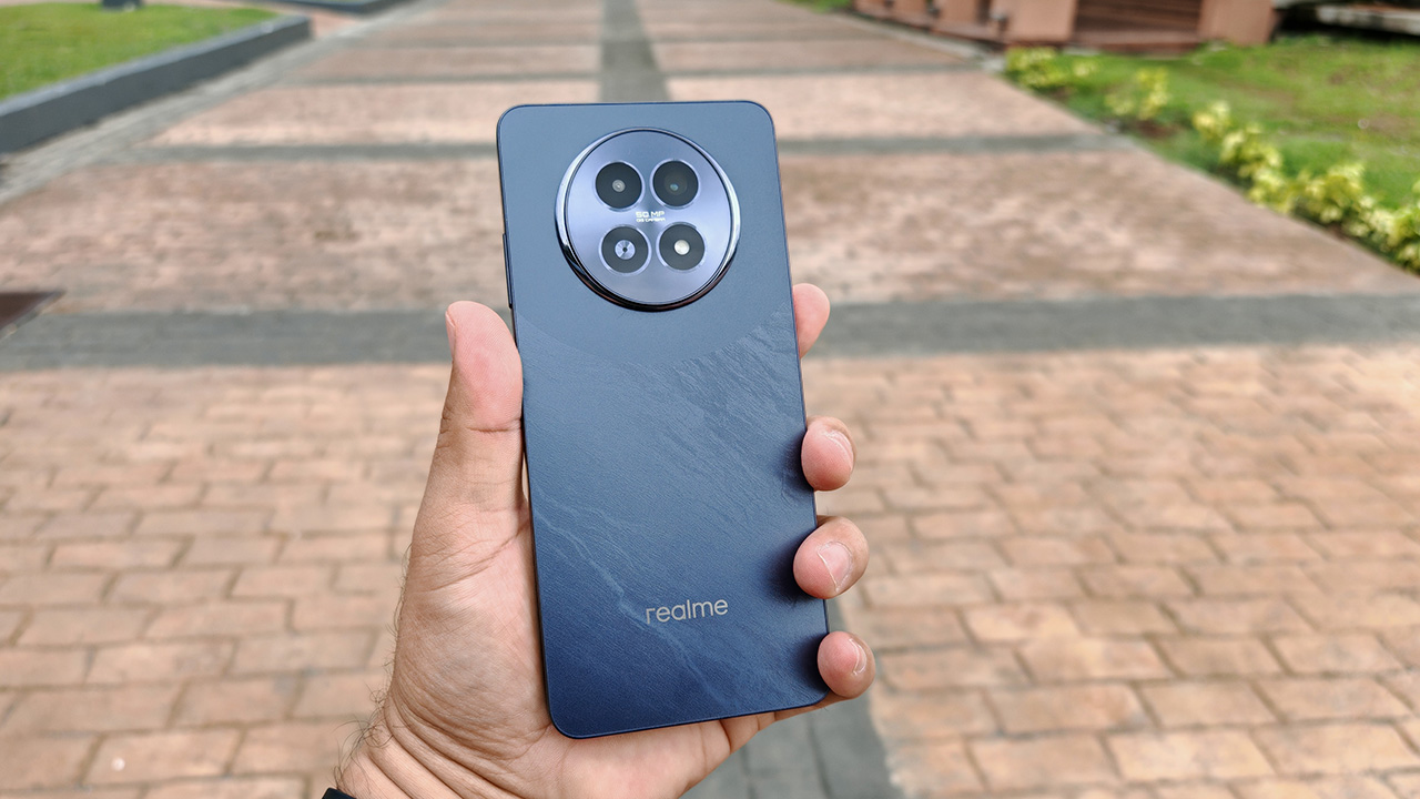 realme 13 5G REVIEW: Reliable Midrange Gaming Phone with Long–lasting ...